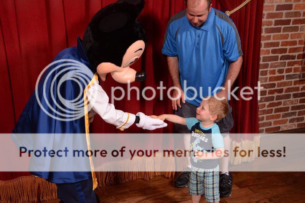 Leon83 meets Mickey Mouse for the first time > General Discussion ...